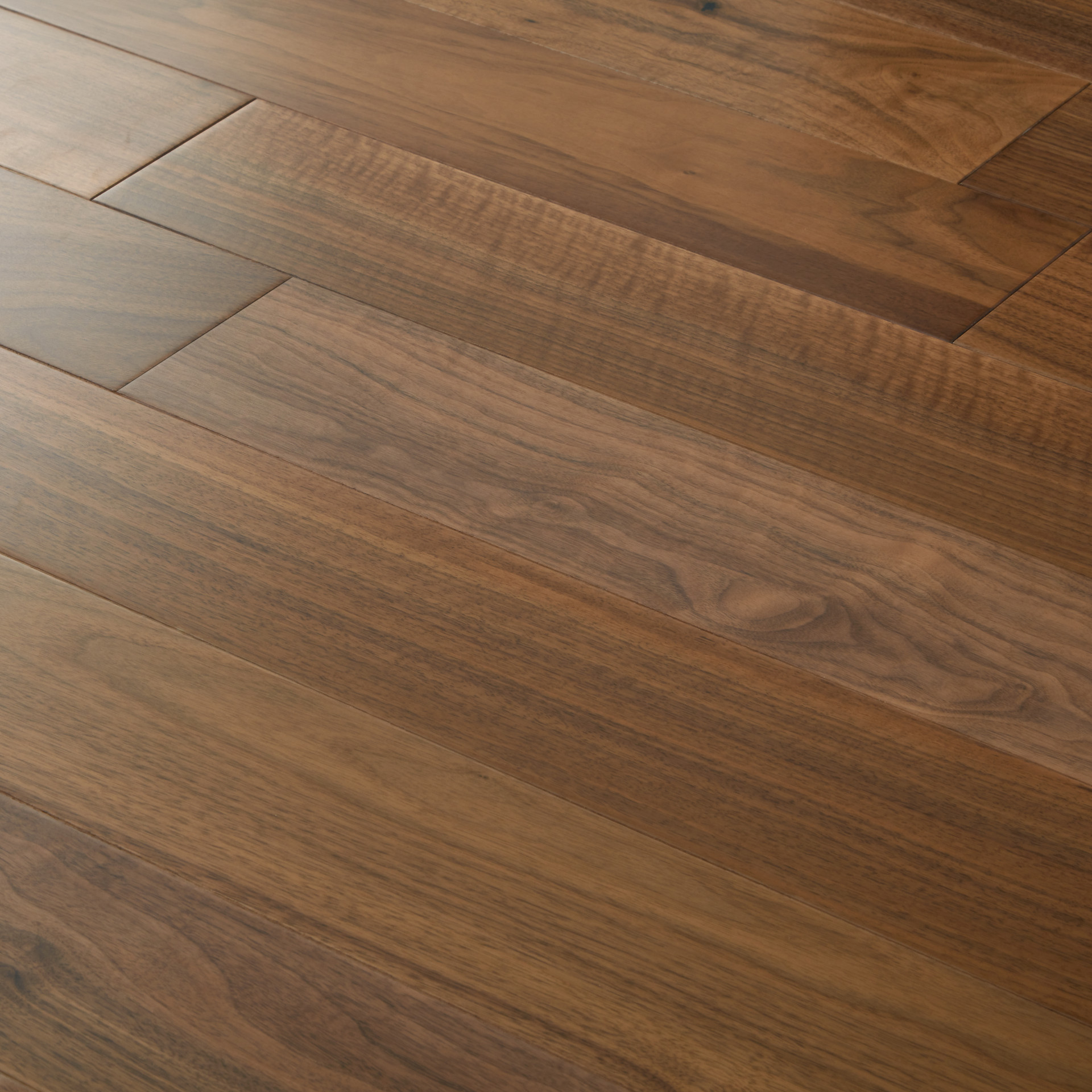 Jamari Walnut Lacquered Engineered Wood Flooring | Tapi